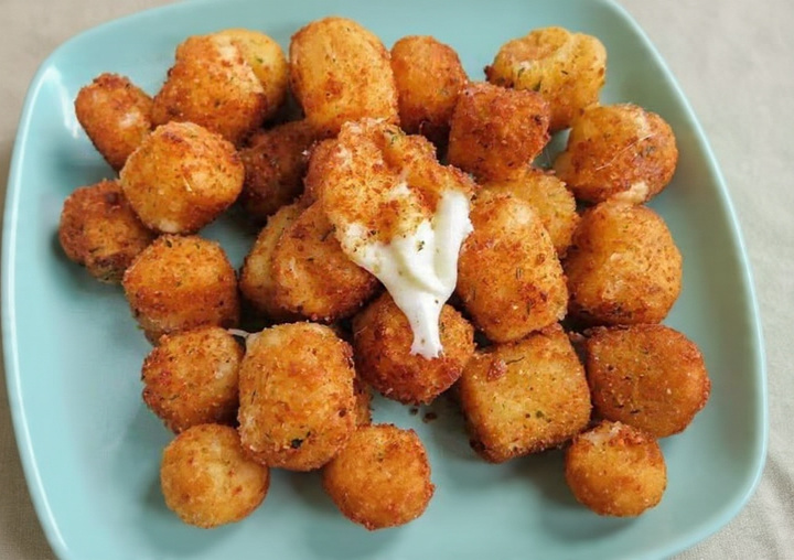 Simple Fried Cheese Nuggets